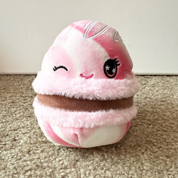 Squishmallows | Toys | Squishmallows Scented Pink Swirl Macaron Mystery ...